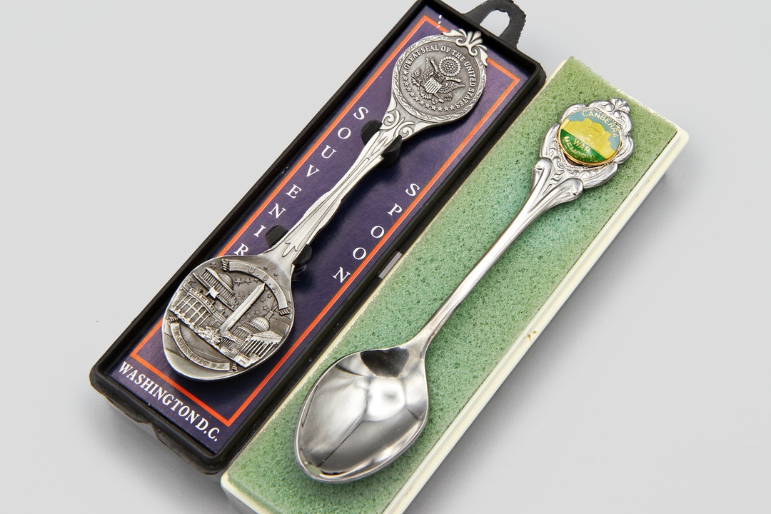 Pair of Souvenir Spoons IOB, Washington DC Monument and Canberra War ...
