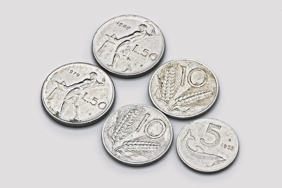 4 Italian Coins, 1955 R Italy 5 Lire, 1968 and 1952 R Italy 10 Lire, 50 ...