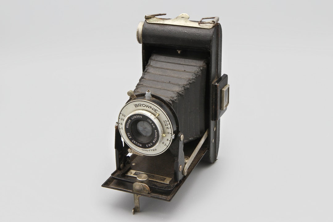 Kodak Six-20 Folding Brownie Camera, Not Tested Antique 30s Collectible ...