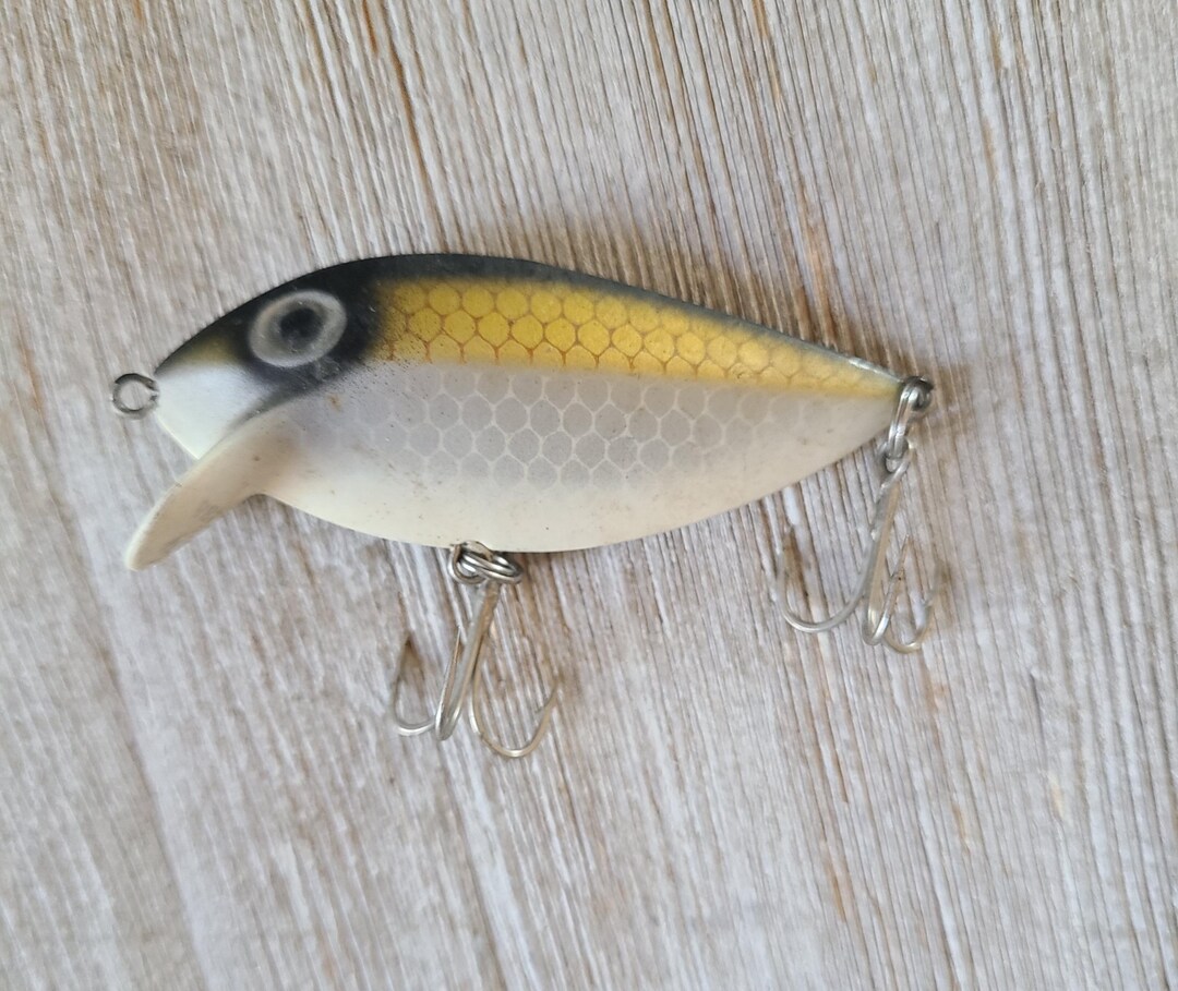Vintage Fishing Lure 1970s Thin Fin Silver Shad Plastic Fishing Lure ...