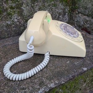 Vintage Pale Gold/beige Phone 1980's Rotary Phone Vintage Beige Desk ...
