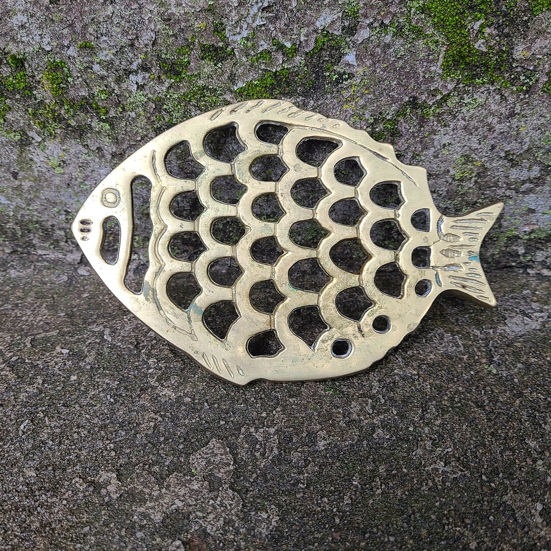Vintage Fish Trivet 1970's Brass Fish Trivet Gold Beach Themed Trivet ...
