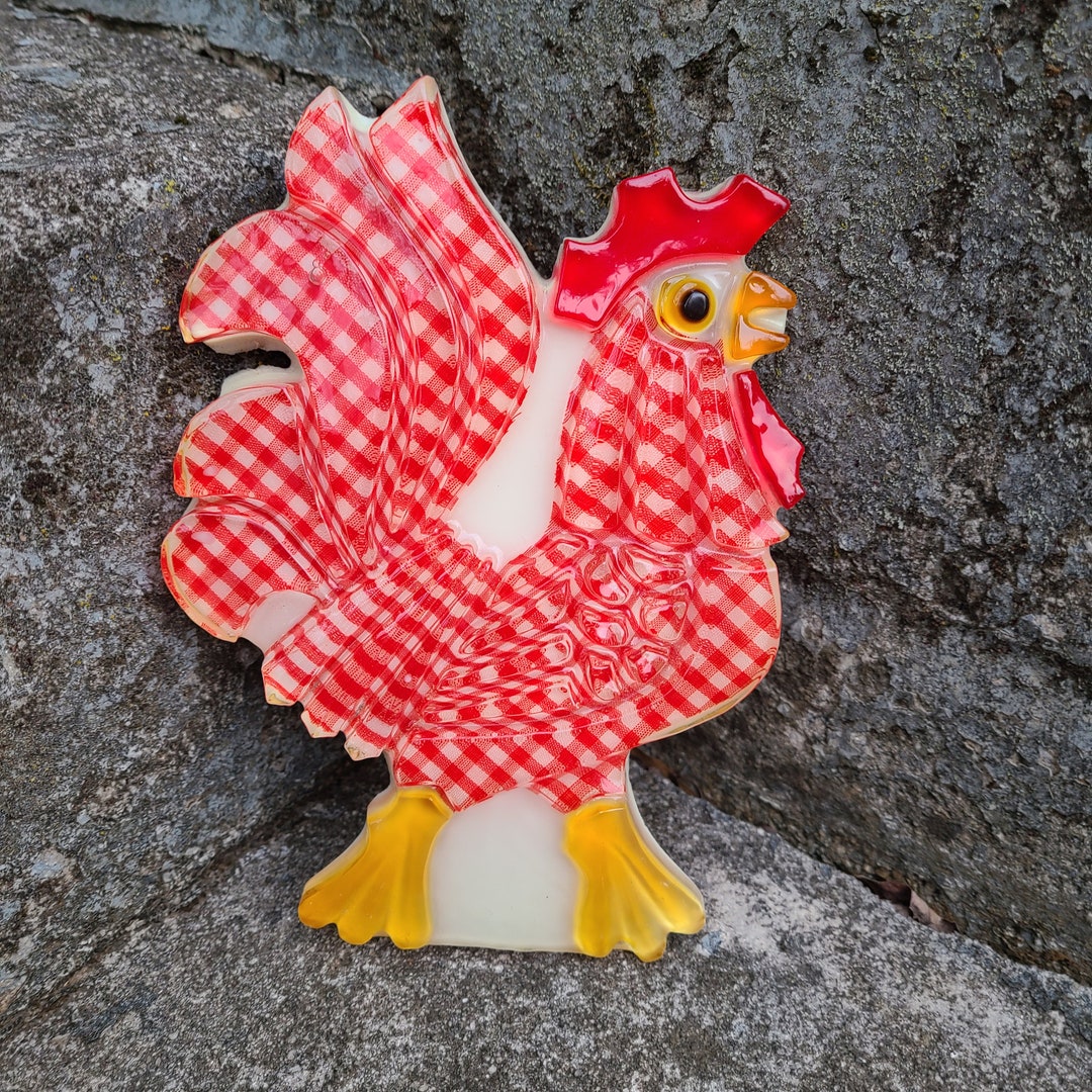 Vintage Lucite Rooster Wall Plaque 1960's Glass Like Resin Rooster Red ...