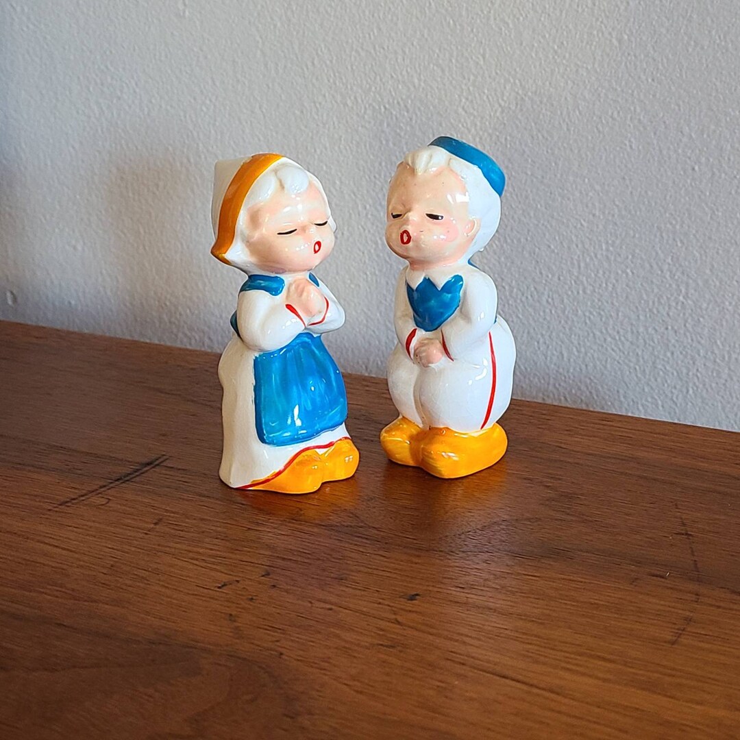 1950's Dutch Girl and Boy Salt and Pepper Shakers Vintage Artmark Japan ...