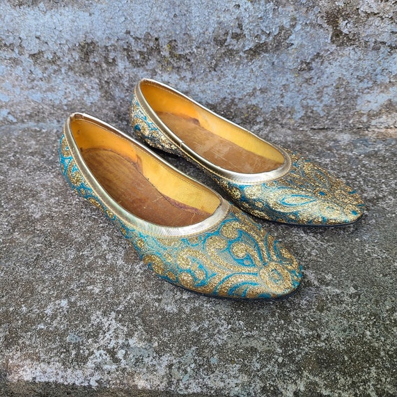 Vintage Ladies Shoes Gold Metallic Floral Shoes 1950'… - Gem