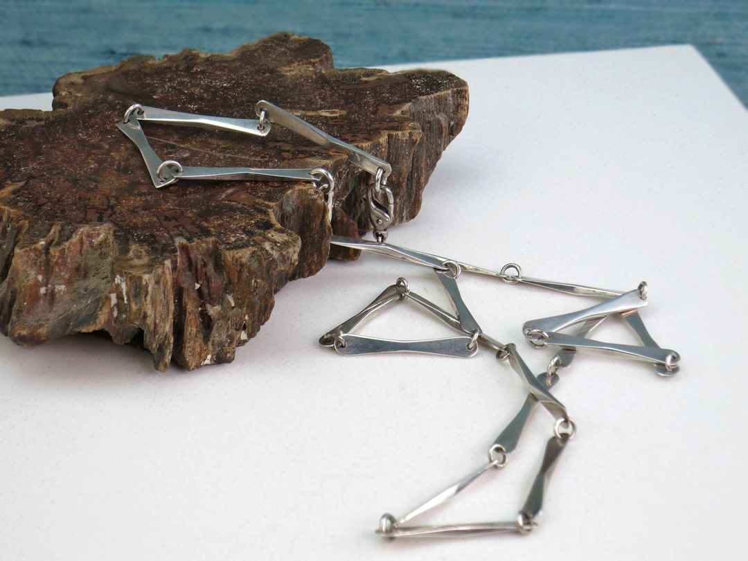 Sterling Silver Pepe & Maureen Canada bones Linked Chain Necklace With ...