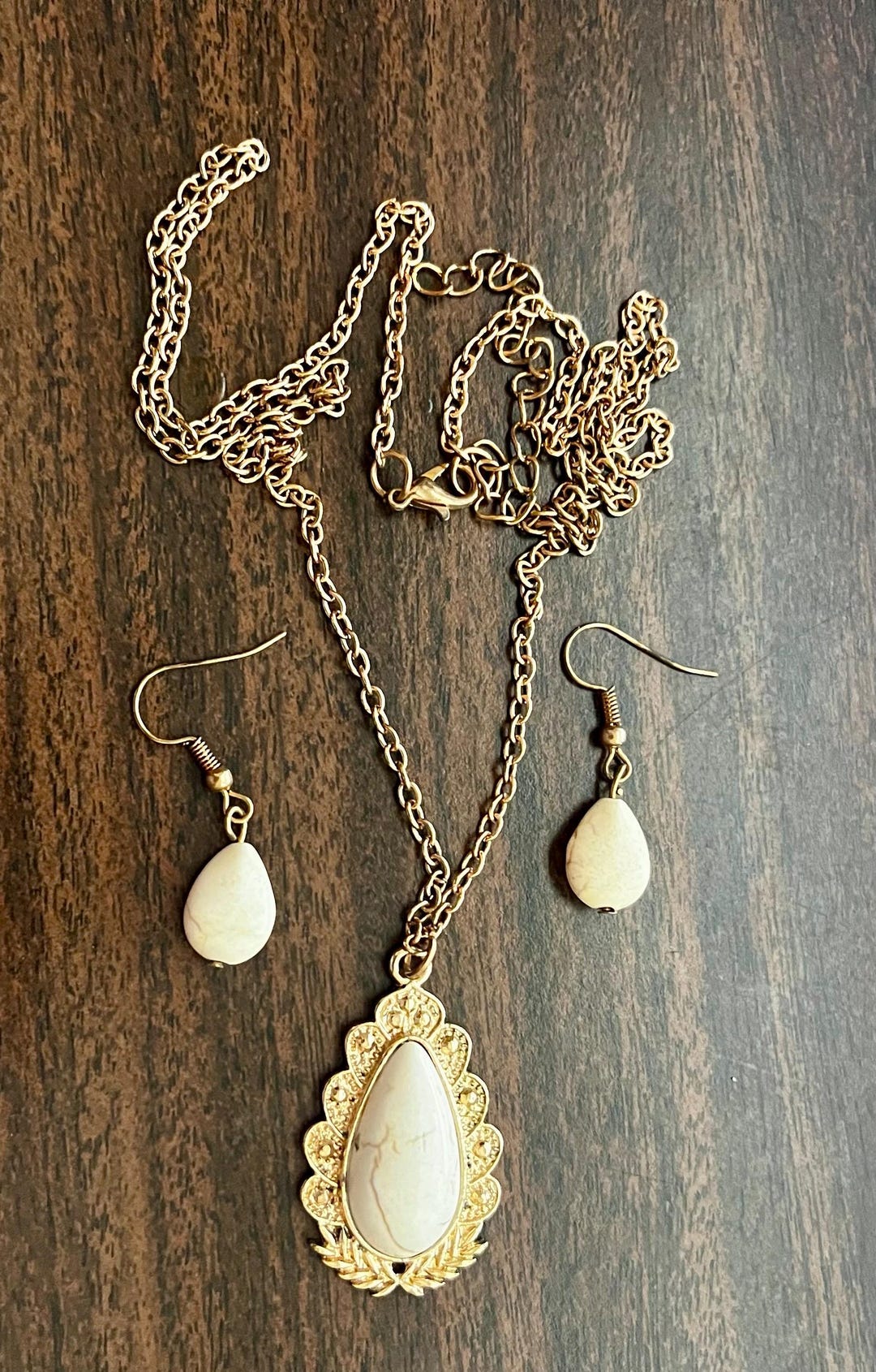 Tear Drop ~ Crackle Stone Like Pendant ~ Vintage ~ Hoop ~ Earrings and ...