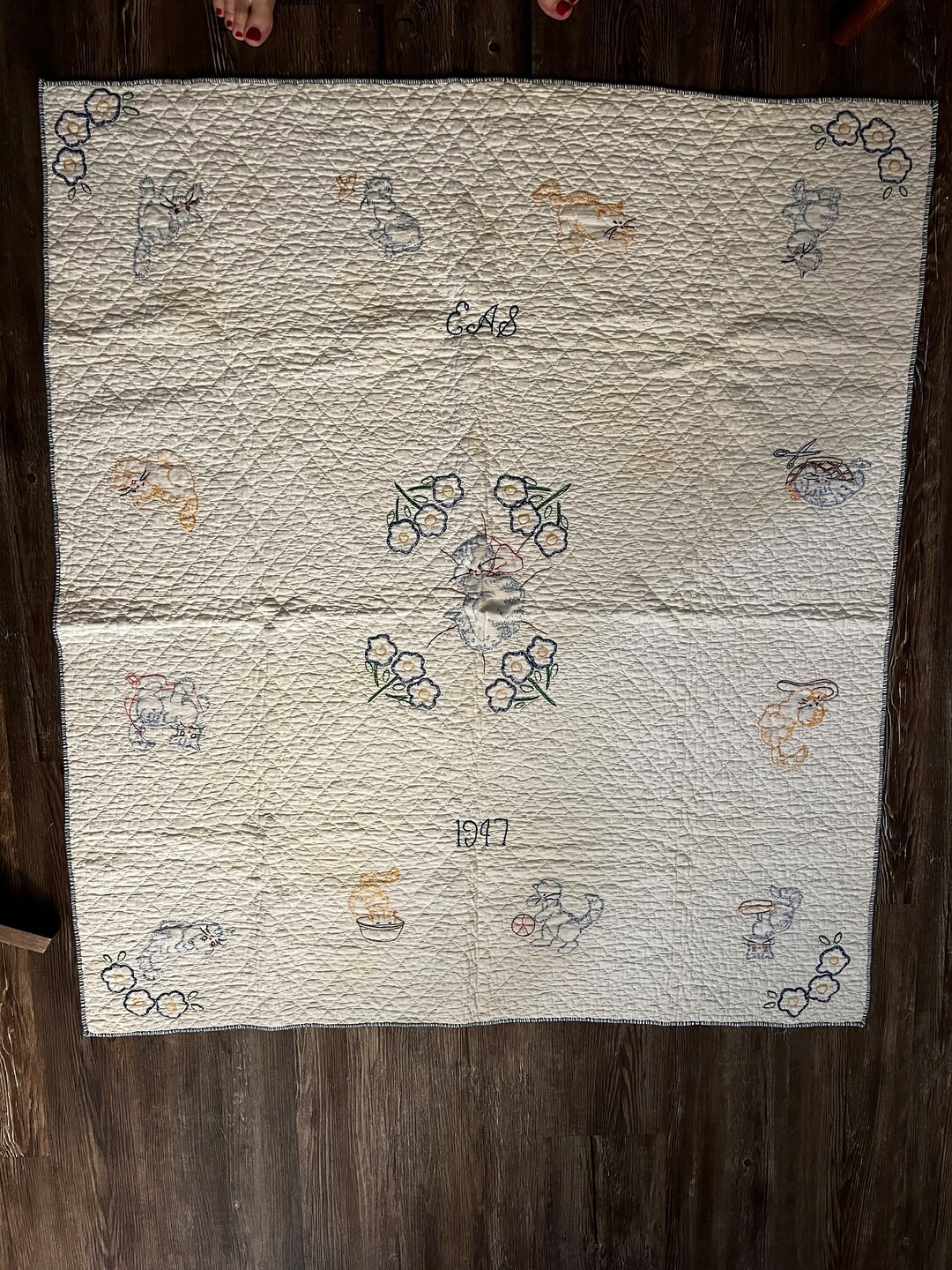 1947 Baby Quilt ~ Embroidered ~ Dogs & Cats - Etsy