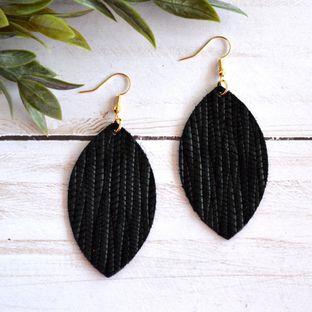 Petal Shaped Leather Earrings || Black Palm Leaf Braid Pattern - Etsy