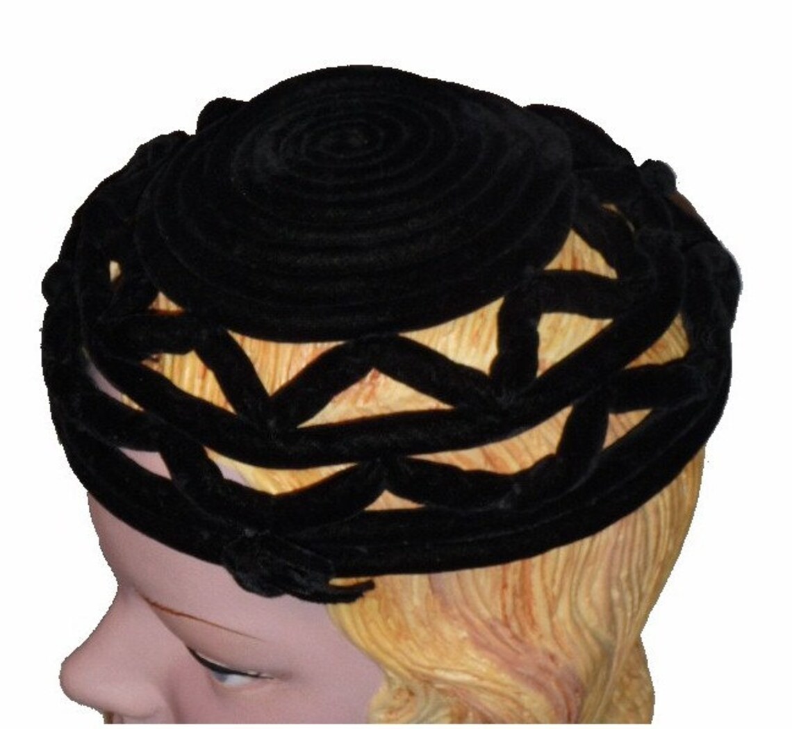 1950's Black Velvet Cocktail Cap - Etsy Sweden