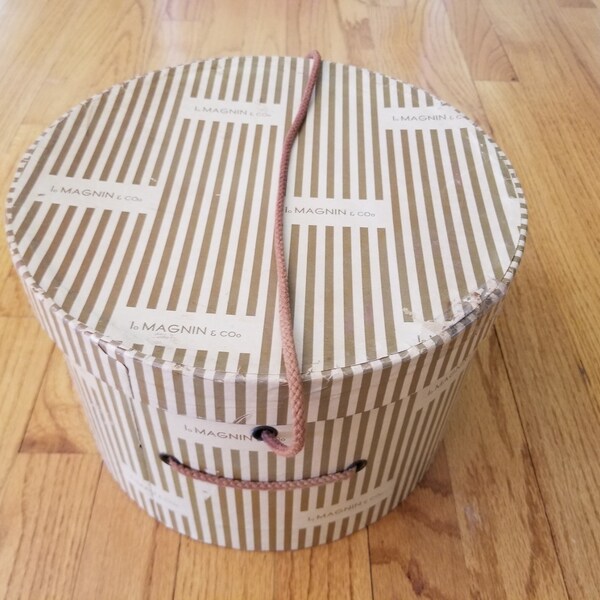 Joseph Magnin - Etsy UK