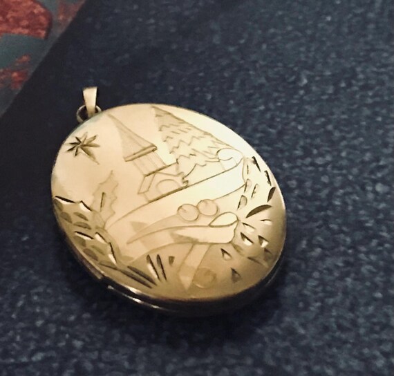 beautiful engraved 14kt gold - Gem