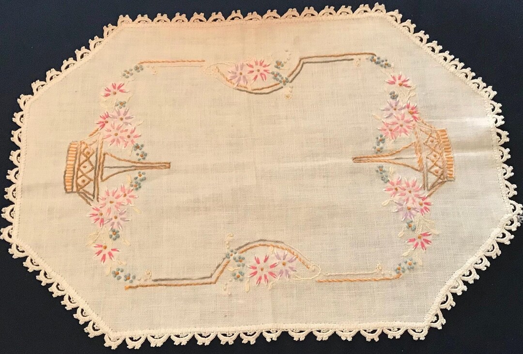 Antique Vintage 1930s 40s Hand Embroidered Linen Dresser Tablecloth ...