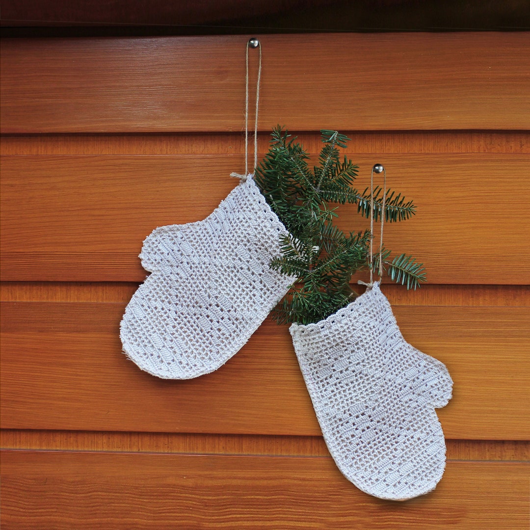 2 Vintage Crochet Mittens Farmhouse Decor - Vintage Primitive - Hanging ...