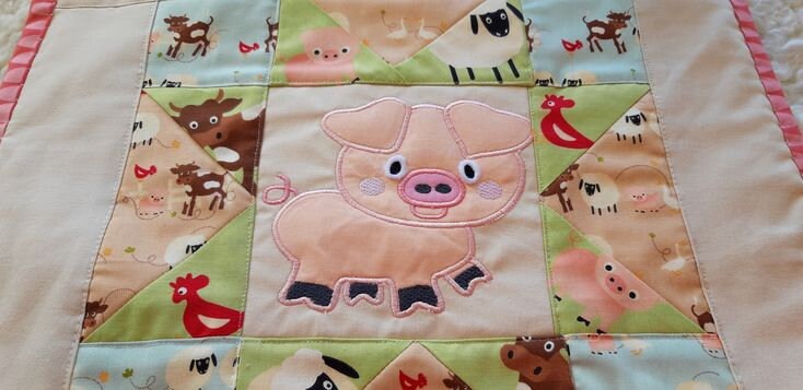 Pig Quilt - Mini Quilt - Farm Animals - Patchwork - Applique - Machine ...