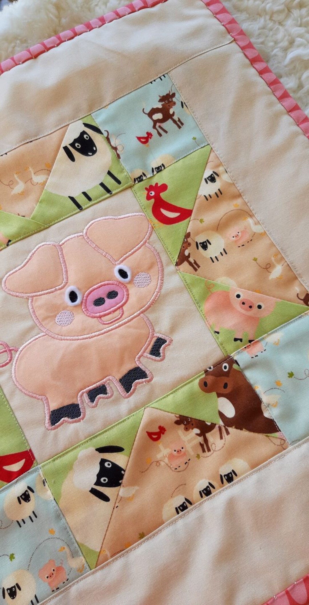 Pig Quilt - Mini Quilt - Farm Animals - Patchwork - Applique - Machine ...