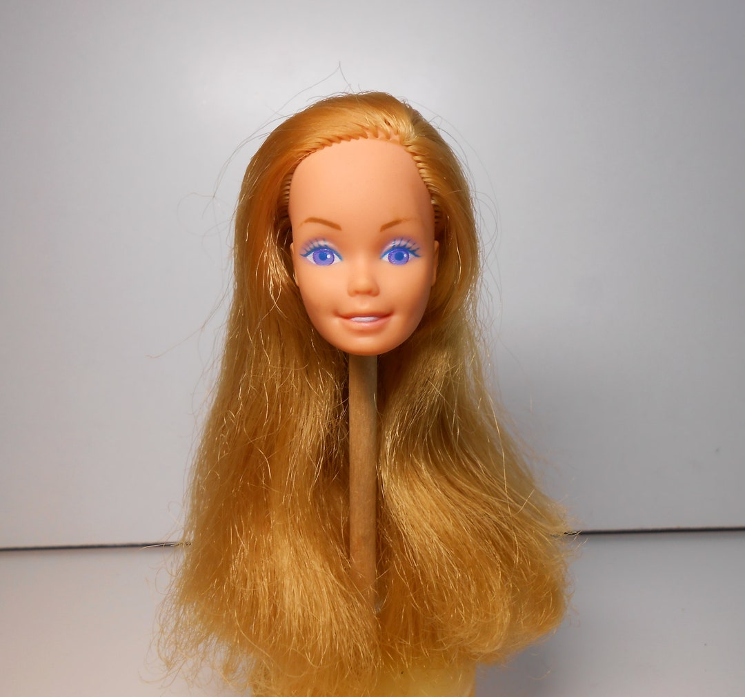 Vintage Barbie Head , Barbie Head Marked Mattel 1976 Taiwan Inside the ...