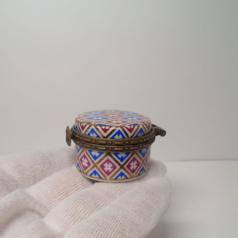 Tiny Trinket Box - Etsy