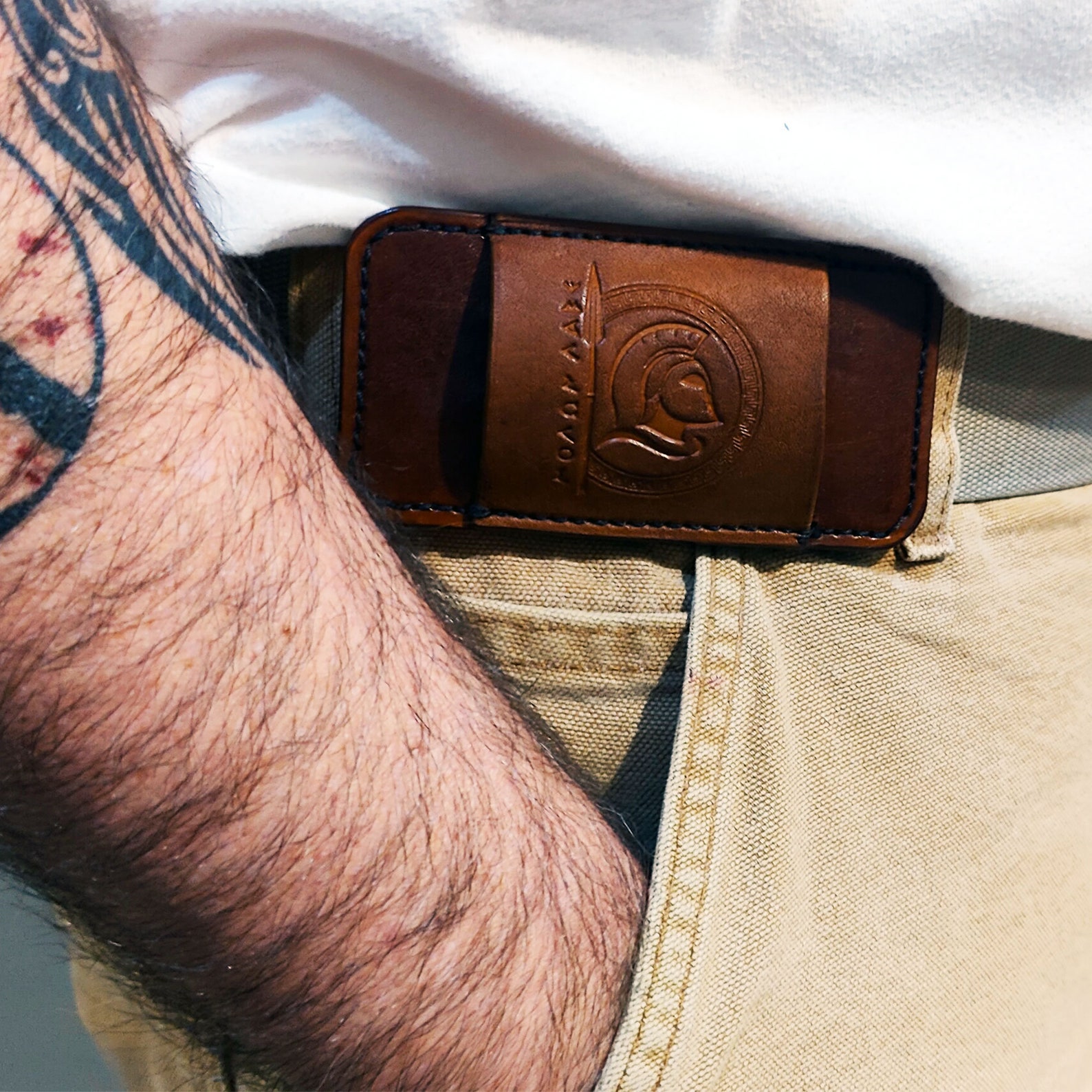 Horizontal Leather Sheath for Pocket Knife With Clip! Beautiful Molon ...