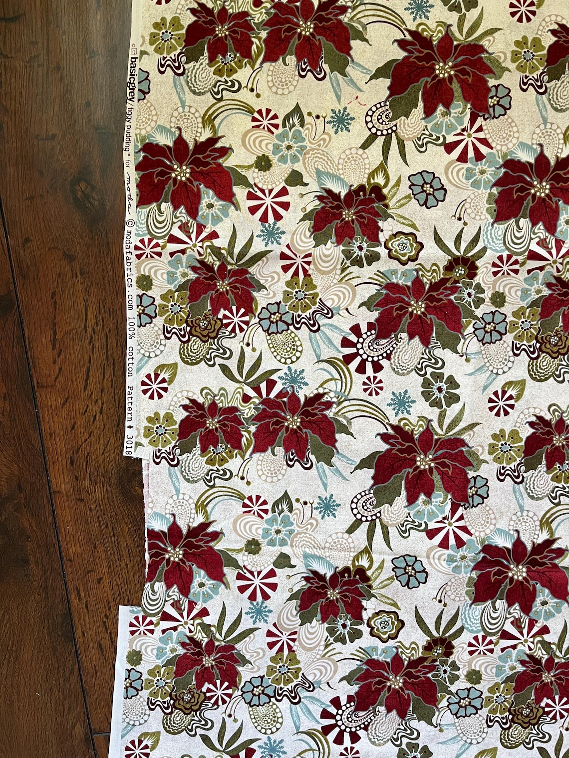 Basic Grey Figgy Pudding Poinsettias, 1 Yard, Christmas Quilting Crafting Fabric - Etsy