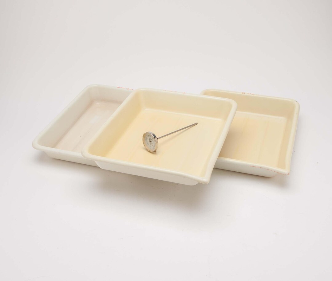 Three Plastic Dark Room Trays - 8x10 Print Size + New Voss Thermometer ...