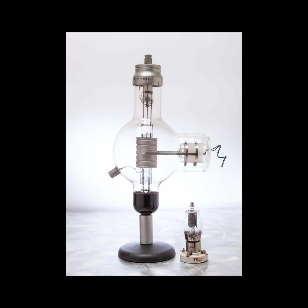 Vintage 861 RCA Radiotron Tube - HUGE WW2 Navy Radio Transmitter Tube ...