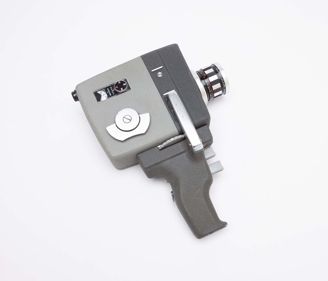 ELMO 8-S ZOOM Auto Eye Movie Camera 8mm From the 1960's Pistol Grip ...