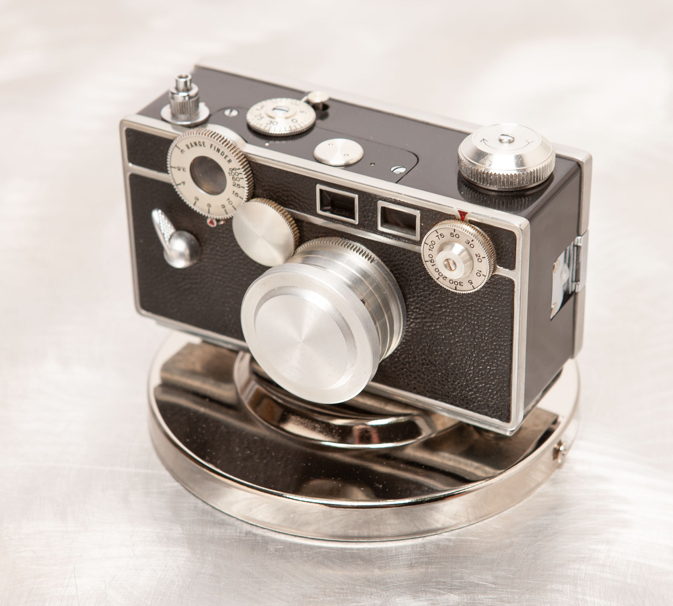 ARGUS C2 Camera mounted on display base 1939 Production | Etsy