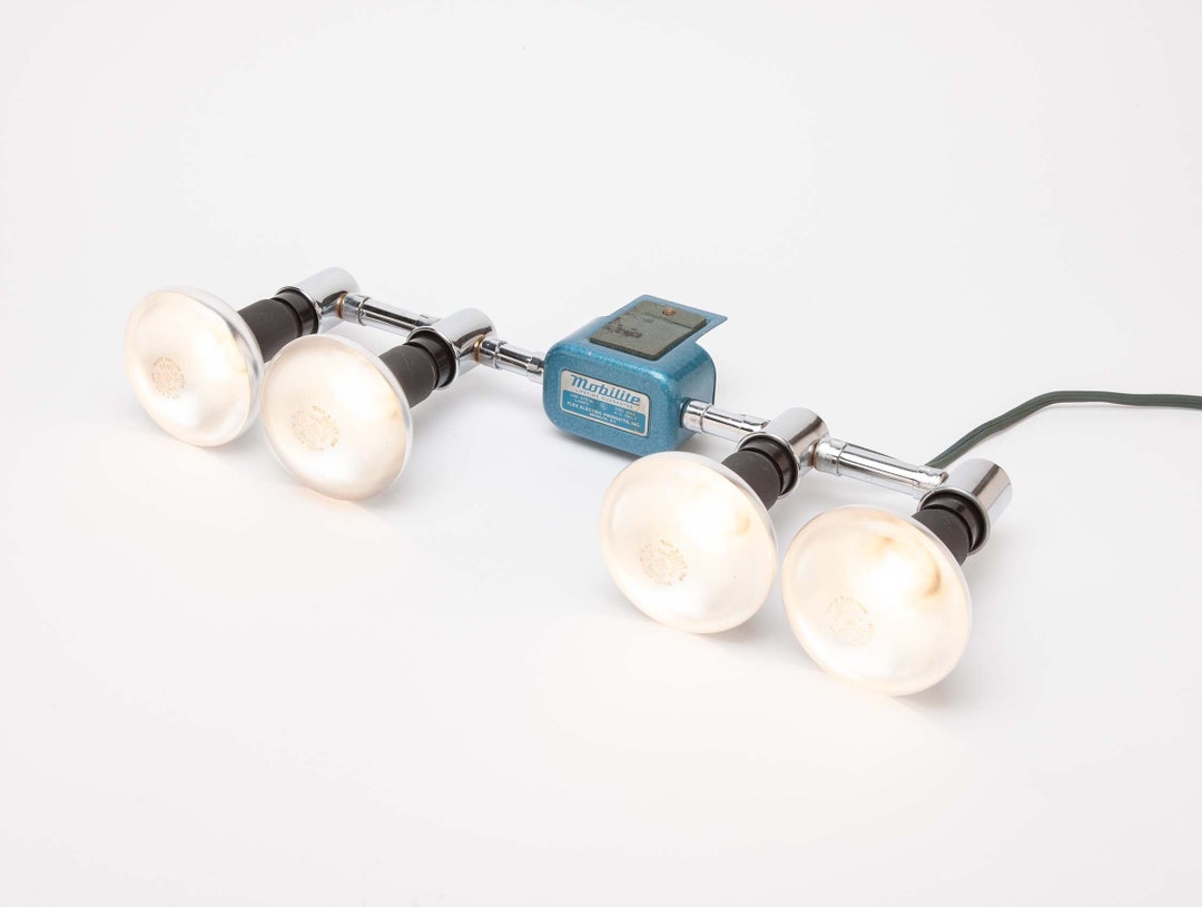 MOBILITE MOVIE CAMERA Light Bar With Metal Case - 1960's - Mounts Under ...