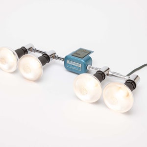MOBILITE MOVIE CAMERA Light Bar With Metal Case - 1960's - Mounts Under ...