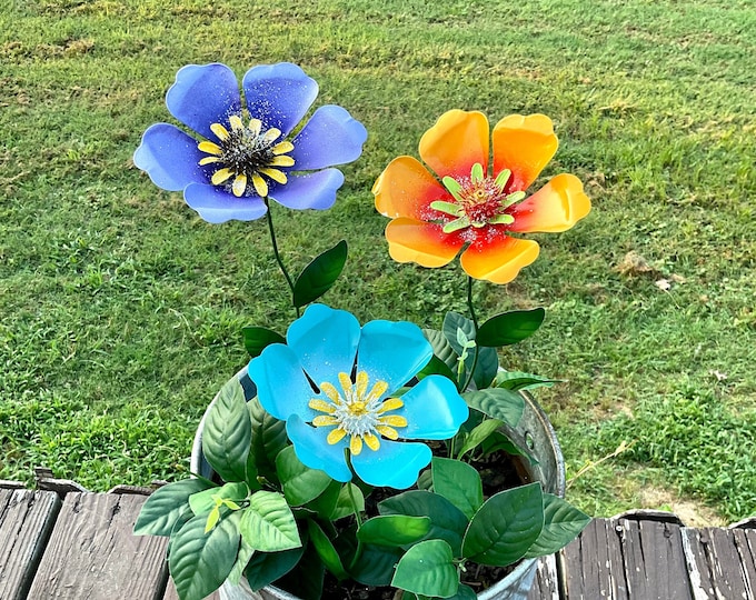 1 Fancy Metal BUTTERCUP 18" High / Lavender-blue-yellow Garden Stakes ...