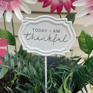 TICKLE ME PINK Set of 7 Metal Flower Stakes W/sign-pink & White Garden ...