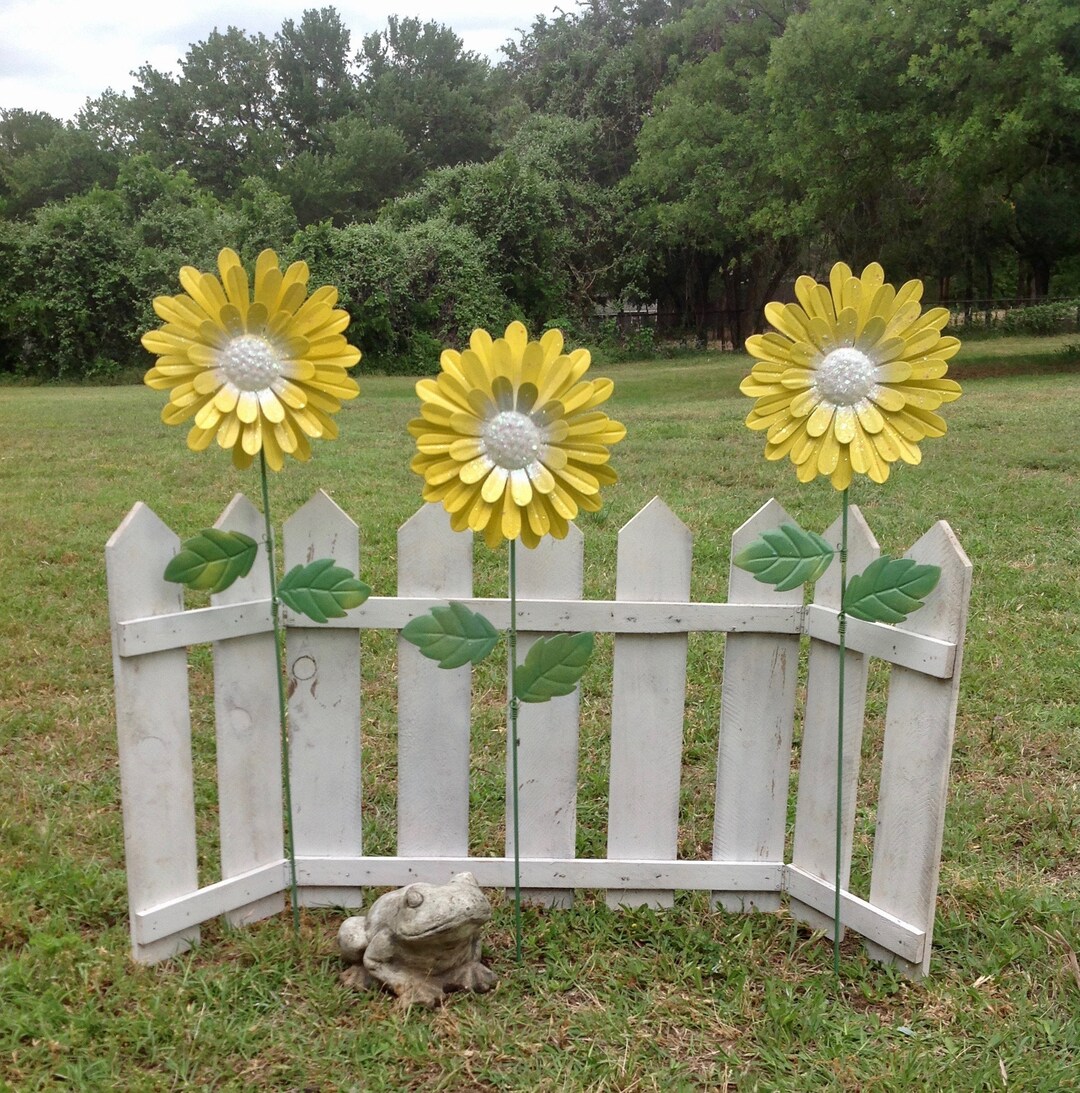 29" BLOOMING ZINNIA Garden Stake - Yellow Flower Stake - Yellow Garden ...