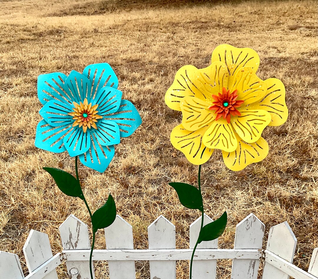 Wiggling Flower Garden Stake 35 Tall Turquoise Blue or Sunny Yellow ...