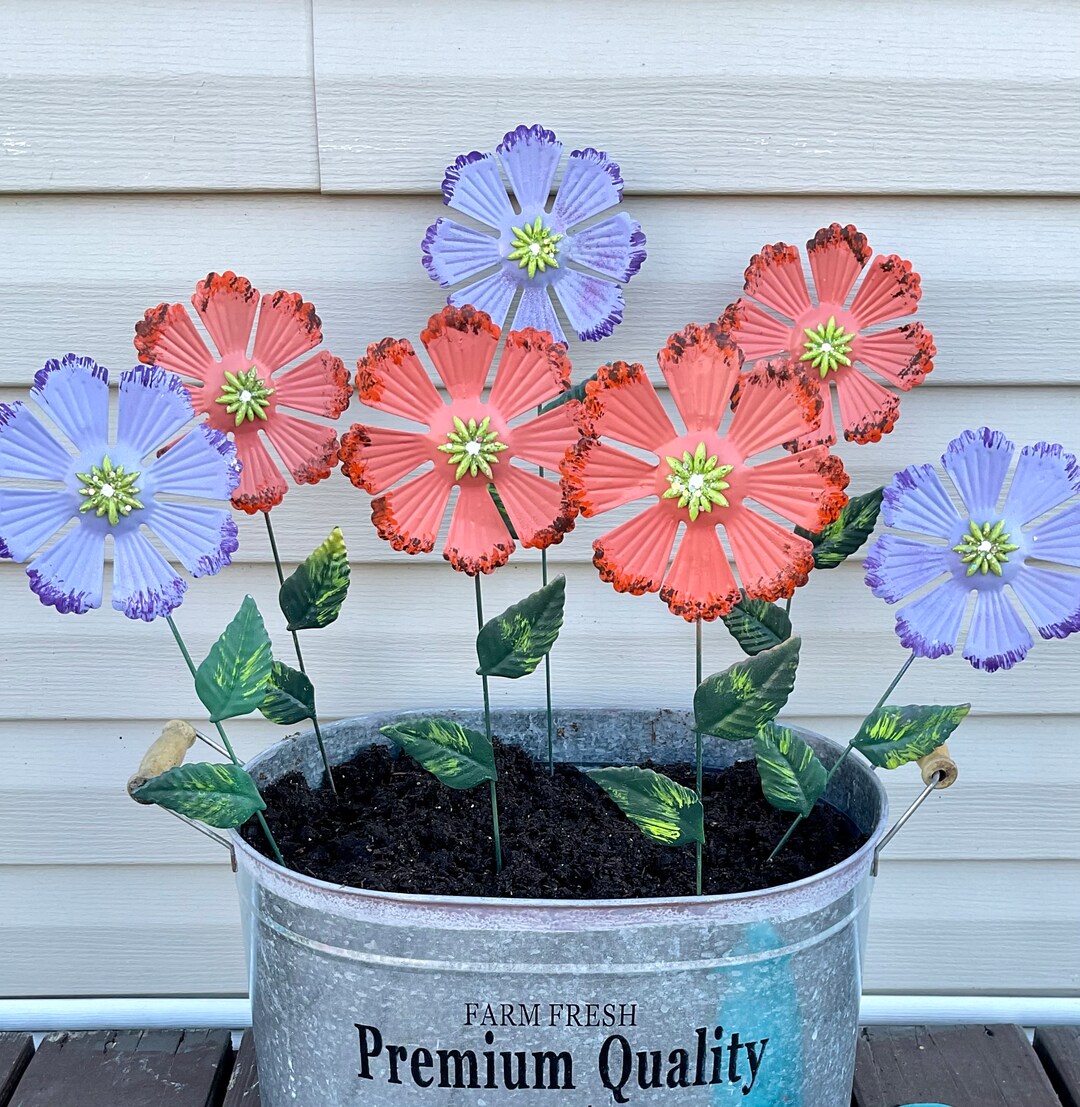 GARDEN BLOOMS Pot Stakes / 21" Lavender or Orange Flower Garden Stakes ...