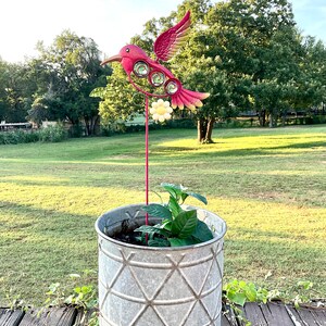 FLUTTERING Pink HUMMINGBIRD Flower Pot Stake / Colorful Garden Art ...