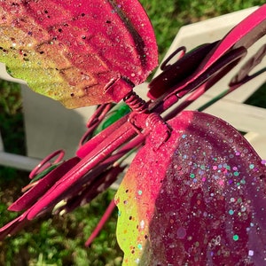 Fluttering PINK HUMMINGBIRD Garden Stake Flower Pot Stake Metal Yard ...