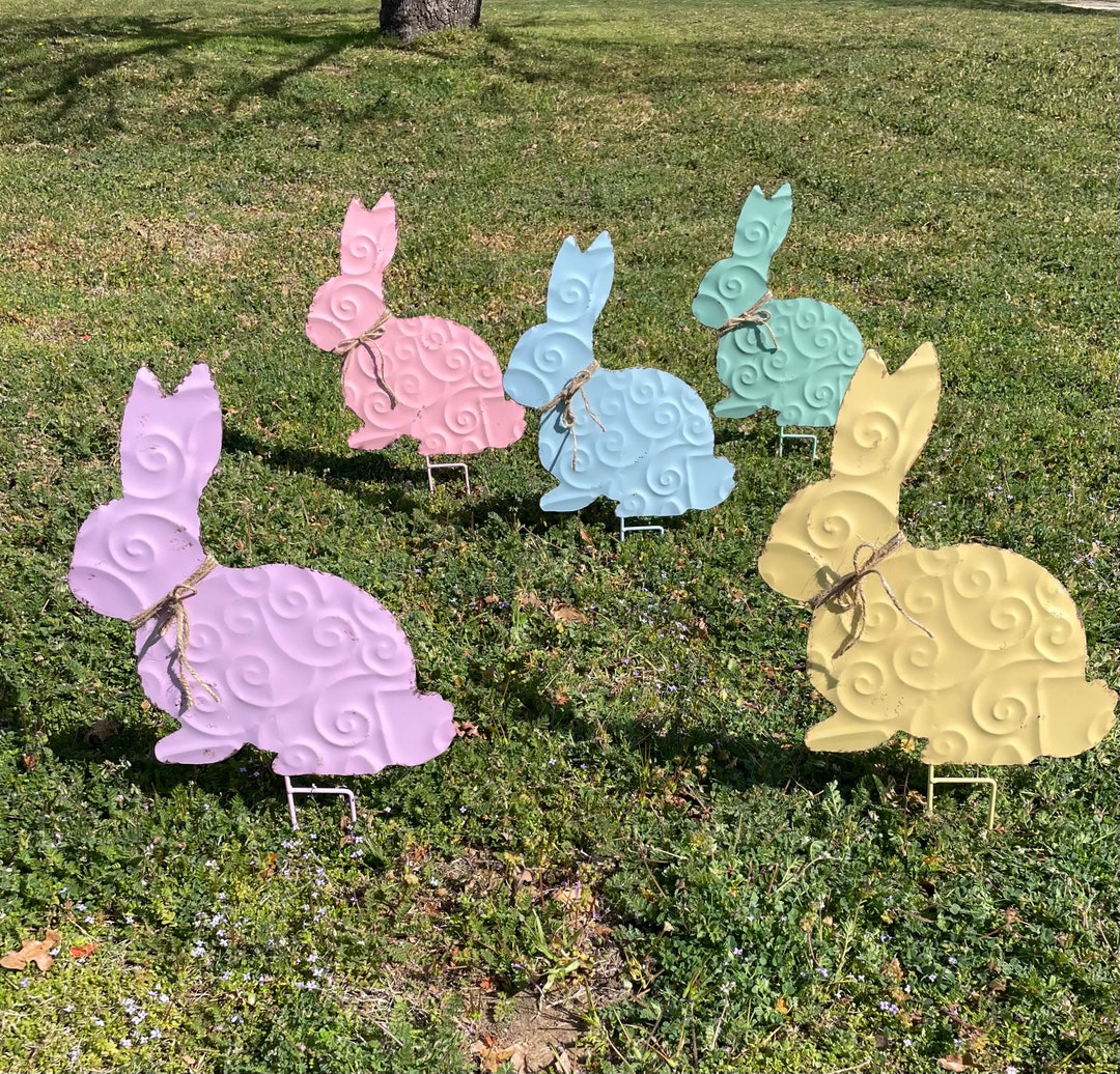 Colorful Easter Yard Stakes 5 Color Easter Bunny Garden Stakes - Metal ...