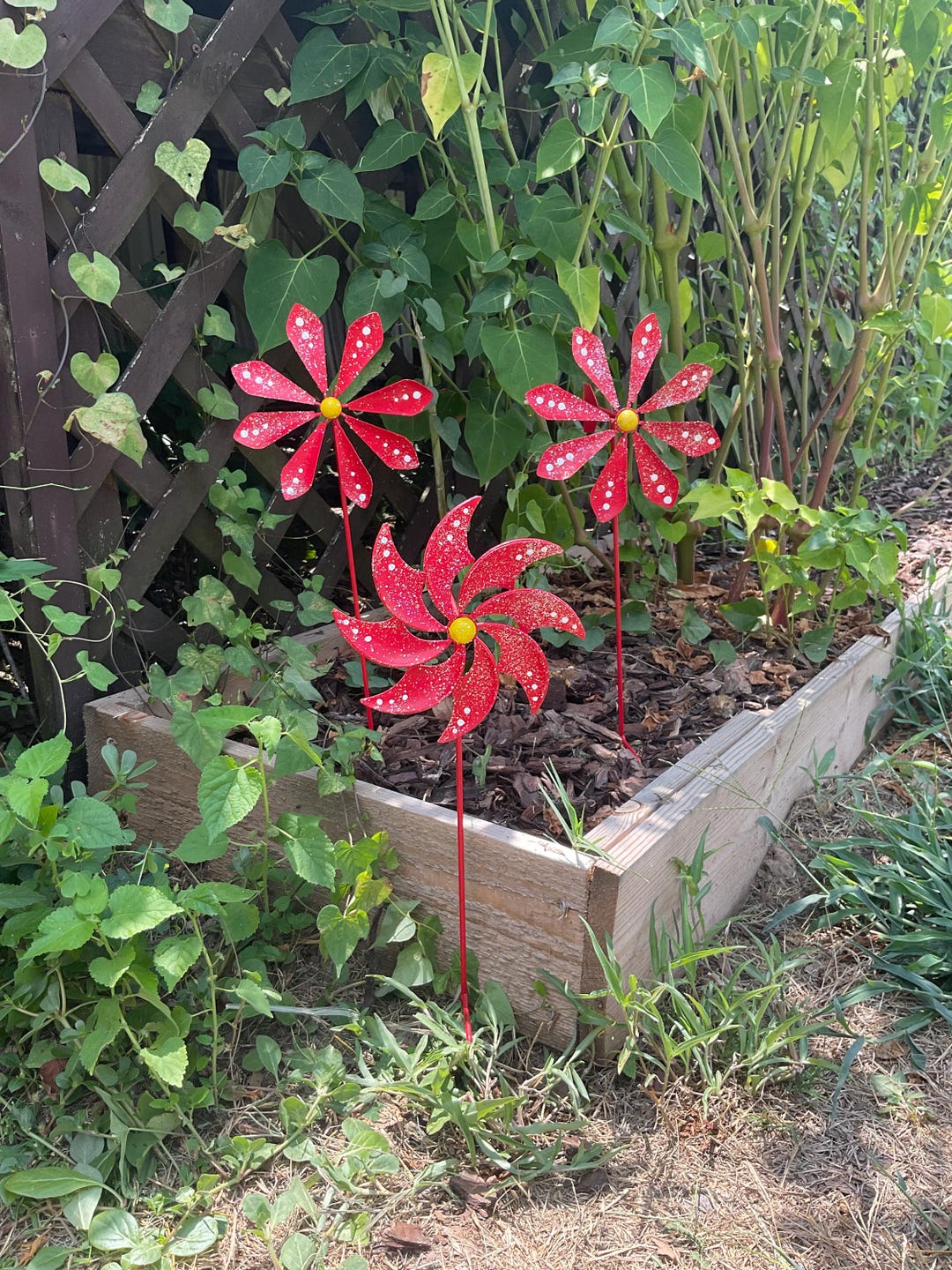 Set of 3 Red Windmill Spinner Garden Stakes - Metal Flower Stake Garden ...