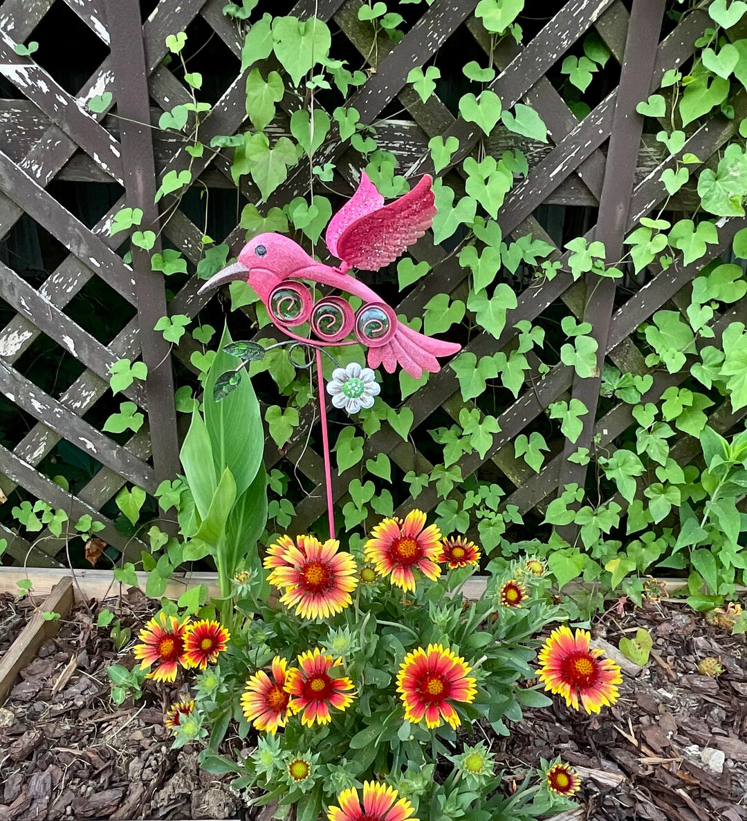 Fluttering HUMMINGBIRD Garden Stake Glittery Pink - Flower Pot Stake ...
