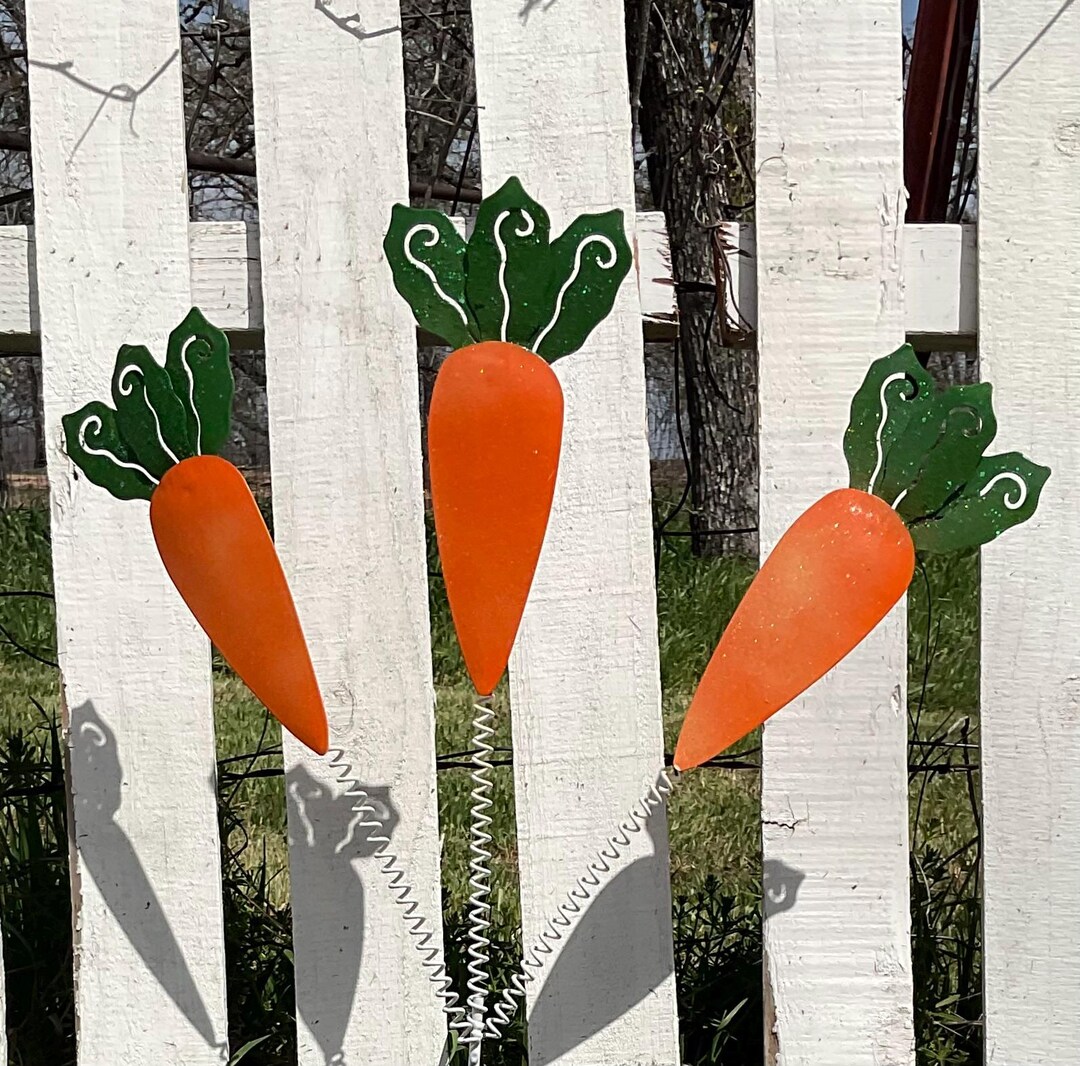 Triple Swaying CARROTS 30" Tall/metal CARROTS on Springs/ Hand Painted ...
