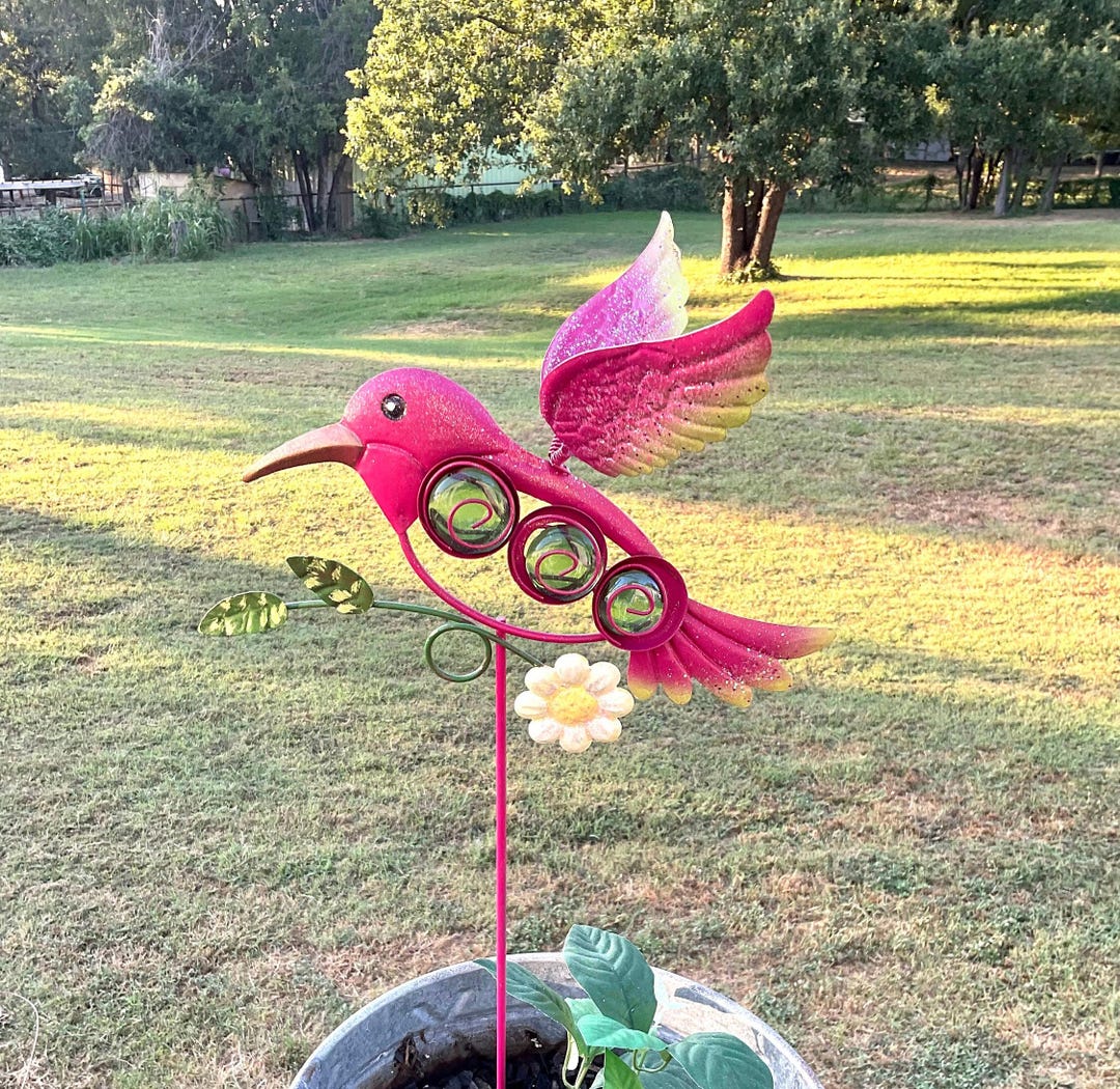 FLUTTERING Pink HUMMINGBIRD Flower Pot Stake / Colorful Garden Art ...