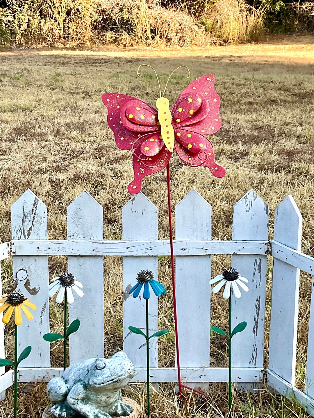 Large Fluttering Pink Butterfly Garden Stake - Wiggling Garden ...