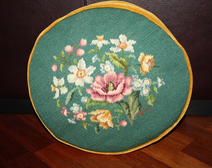 Vintage Needlepoint Roses and Flowers Pillow/floral - Etsy