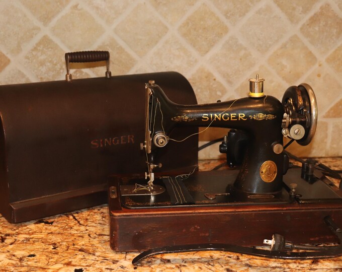 Vintage Singer Sewing Machine 99 Bentwood Carrying Case W/key Knee ...