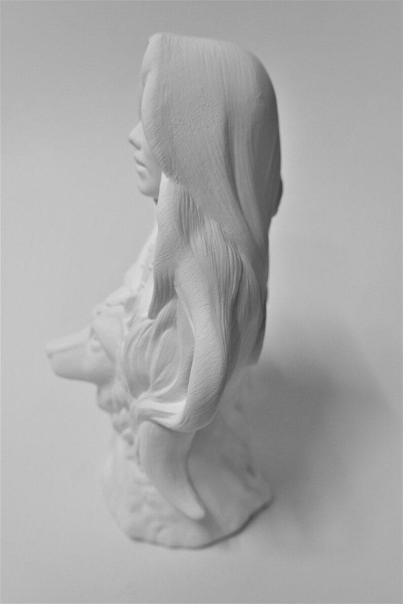 Native American Indian Woman Ceramic Statue. Ceramic Indian Women With ...
