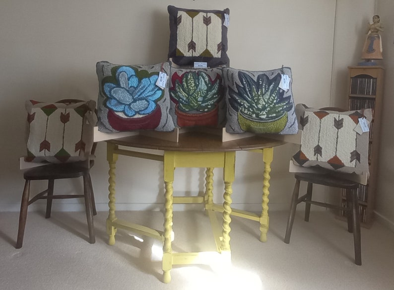 Cushion Display Stand. Flat Packing - Ideal for Craft Fairs & Shop ...