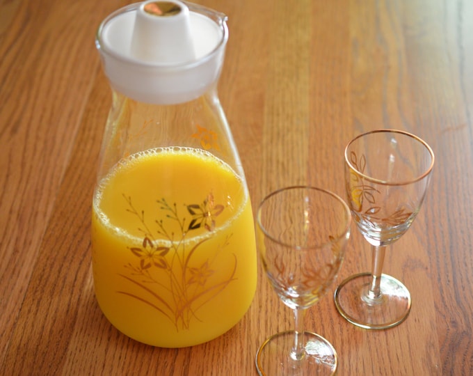 PYREX DECANTER Set-vintage Pitcher & Champagne Flutes-gold Leaf ...