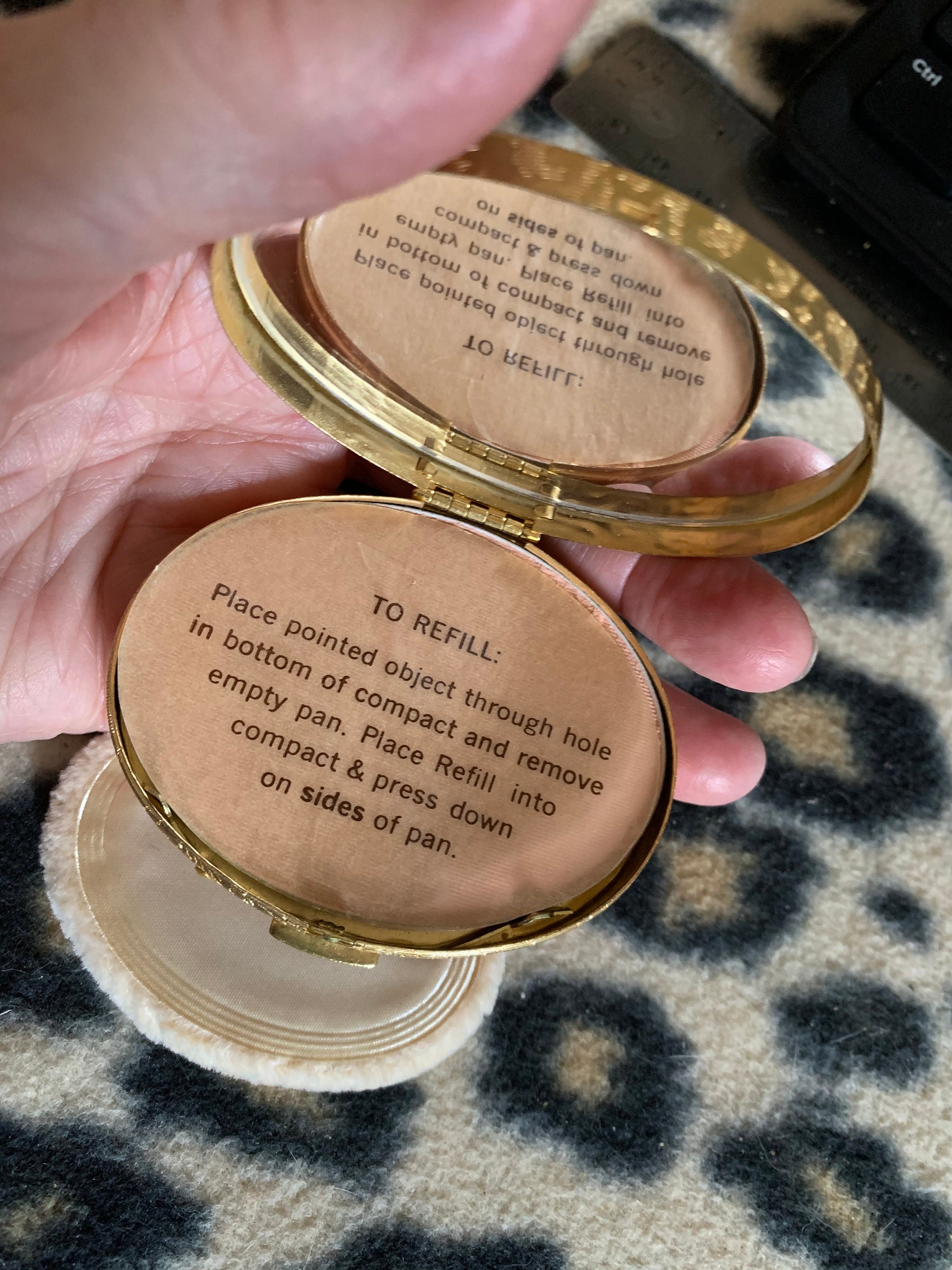 Pressed Powder Make Up Compact-AVON Original Mirror & - Etsy Nederland