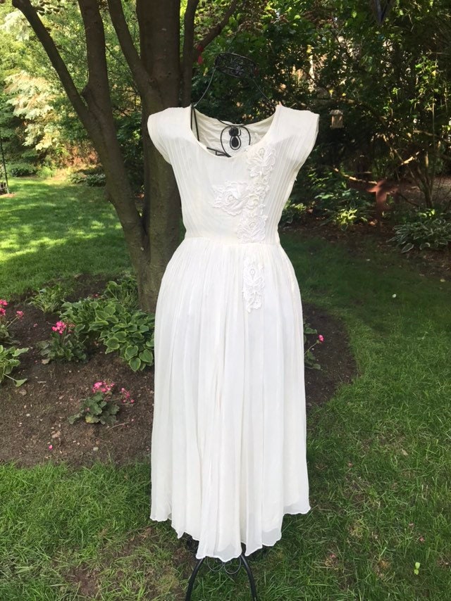 Vintage Classic Cream Tea Dress With Lace, Tea Party, Vintage 1940s ...